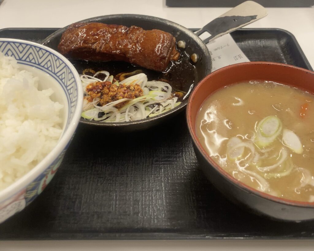 吉野家の厚切り豚角煮定食を食べた結果！！ | するめぶろぐ